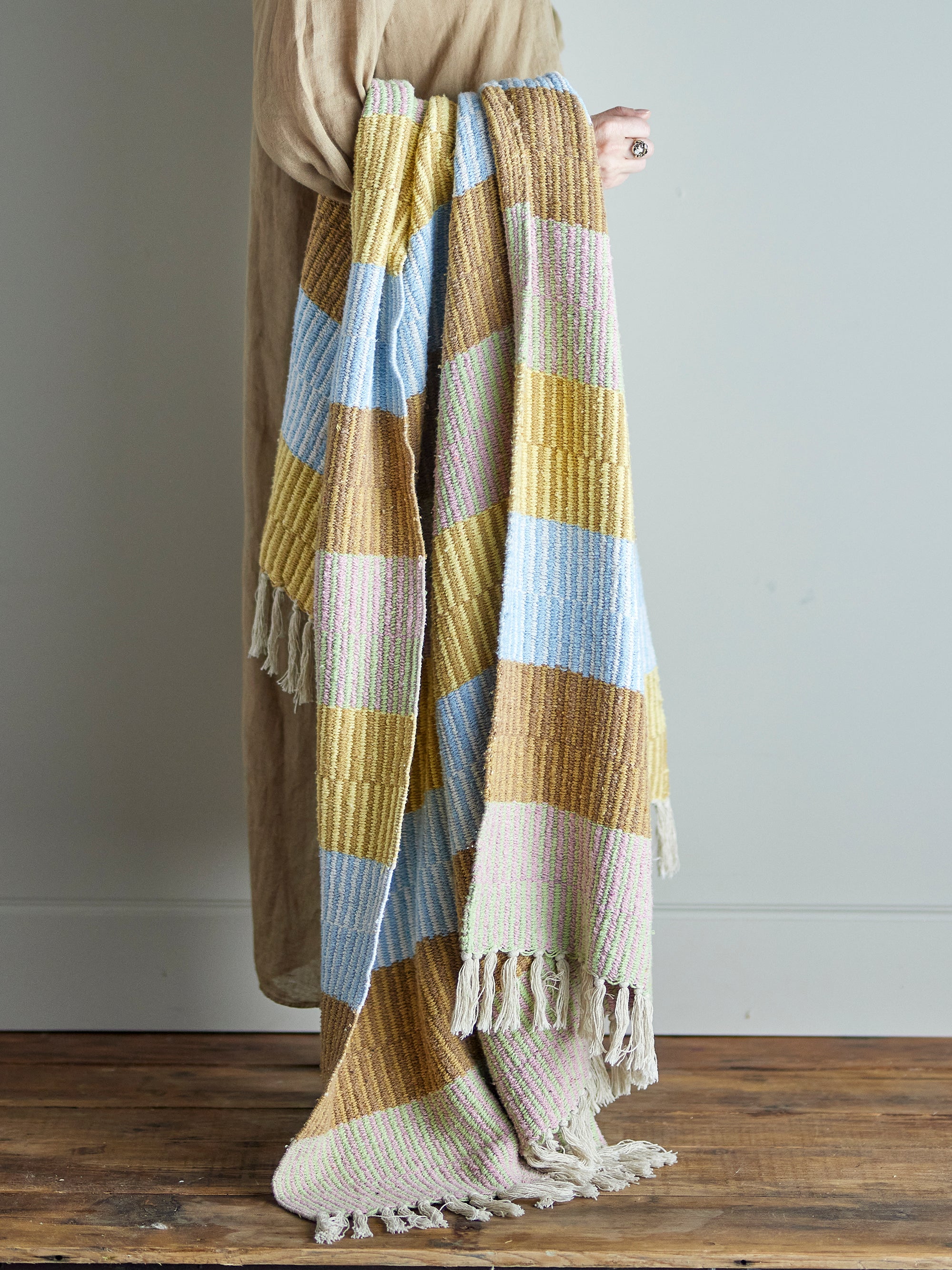 Isnel Throw Cool Multi Colour – ALKEMI store
