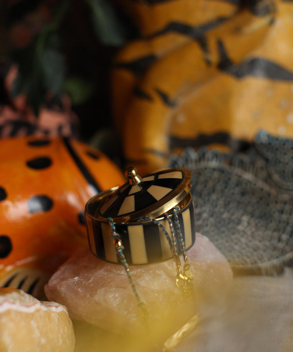 Chelsey Circus Box Black & White – ALKEMI store